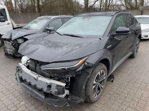 Melns Toyota bZ4X 2023 Šauļi, ar dzinēja tilpumu 0.00 L un nobraukumu 45 tūkst. km par 17550 €, foto  vietnē AUTOMOTO.COM.LV