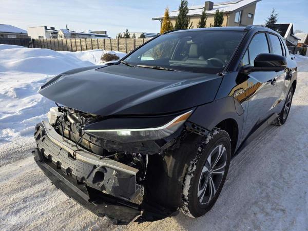 Black Toyota bZ4X 2023 in Siauliai, with an engine capacity of 0.00 L and mileage of 45 thousand km for 17350 €, photo 1 on AUTOMOTO.COM.LV