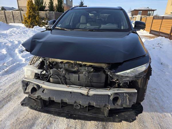Black Toyota bZ4X 2023 in Siauliai, with an engine capacity of 0.00 L and mileage of 45 thousand km for 17350 €, photo 3 on AUTOMOTO.COM.LV