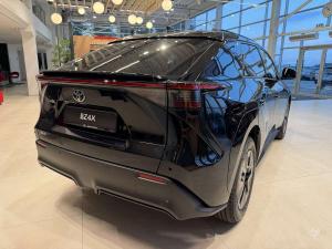 Melns Toyota bZ4X 2026 Panevēža, ar dzinēja tilpumu 0.00 L un nobraukumu 1 tūkst. km par 41550 €, foto 7 vietnē AUTOMOTO.COM.LV
