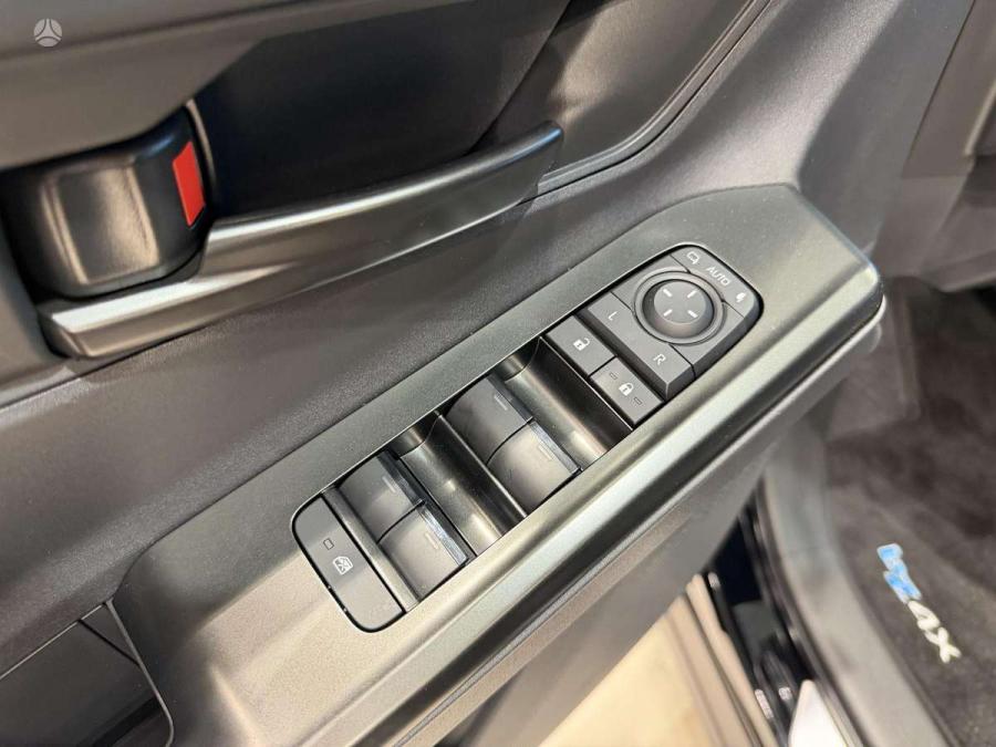 Melns Toyota bZ4X 2026 Panevēža, ar dzinēja tilpumu 0.00 L un nobraukumu 1 tūkst. km par 41550 €, foto 10 vietnē AUTOMOTO.COM.LV