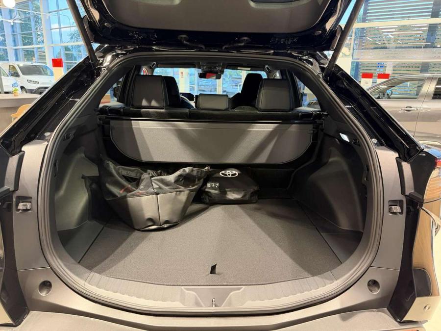 Melns Toyota bZ4X 2026 Panevēža, ar dzinēja tilpumu 0.00 L un nobraukumu 1 tūkst. km par 41550 €, foto 14 vietnē AUTOMOTO.COM.LV