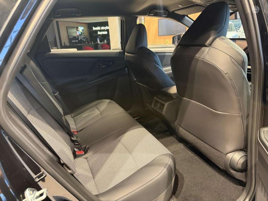 Melns Toyota bZ4X 2026 Panevēža, ar dzinēja tilpumu 0.00 L un nobraukumu 1 tūkst. km par 41550 €, foto 16 vietnē AUTOMOTO.COM.LV