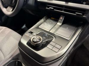 Melns Toyota bZ4X 2026 Panevēža, ar dzinēja tilpumu 0.00 L un nobraukumu 1 tūkst. km par 41550 €, foto 22 vietnē AUTOMOTO.COM.LV