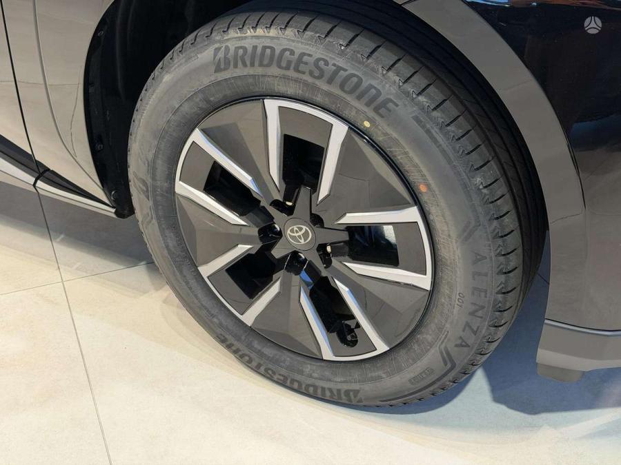 Melns Toyota bZ4X 2026 Panevēža, ar dzinēja tilpumu 0.00 L un nobraukumu 1 tūkst. km par 41550 €, foto 34 vietnē AUTOMOTO.COM.LV
