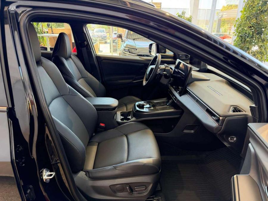 Black Toyota bZ4X 2026 in Siauliai, with an engine capacity of 0.00 L and mileage of 6 thousand km for 42900 €, photo 10 on AUTOMOTO.COM.LV