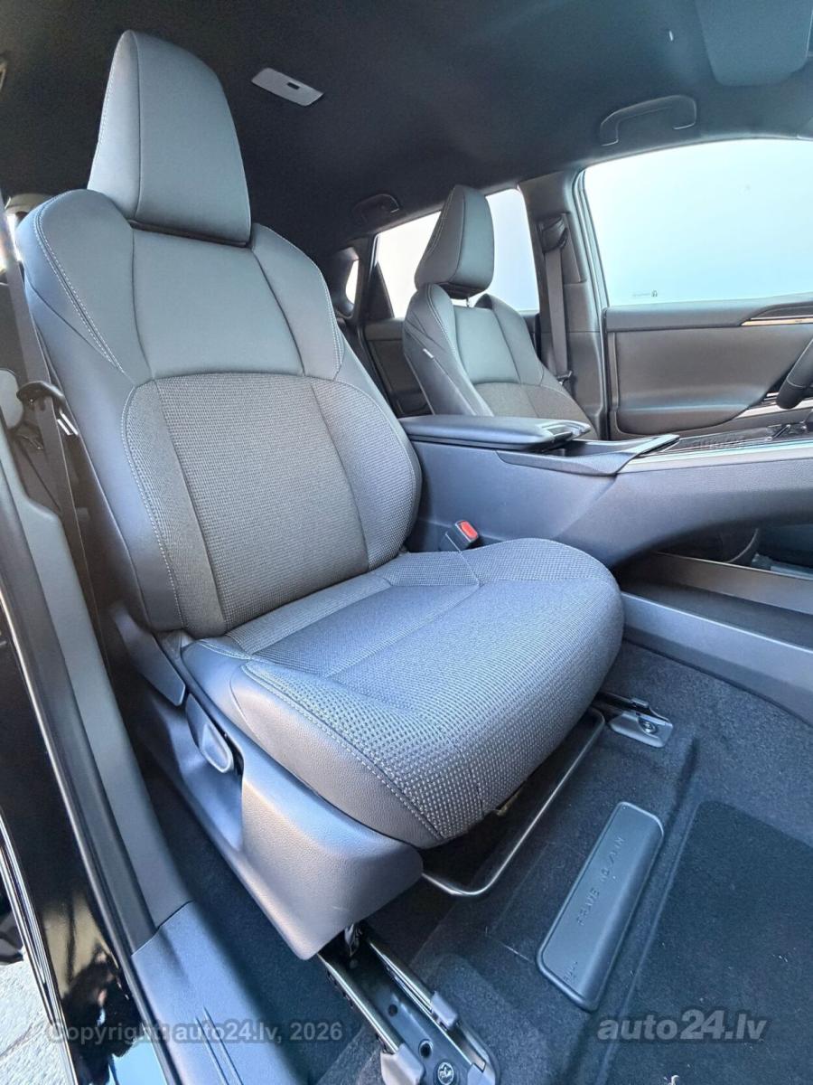 Melns Toyota bZ4X 2025 Tallina, ar dzinēja tilpumu 0.00 L un nobraukumu 3 tūkst. km par 39995 €, foto 6 vietnē AUTOMOTO.COM.LV