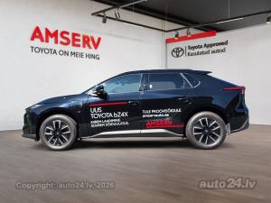 Черный Тойота БЗ4Х 2025 в Таллин, объемом двигателя 0.00 л и пробегом 14 тыс. км за 48490 €, фото 4 на AUTOMOTO.COM.LV