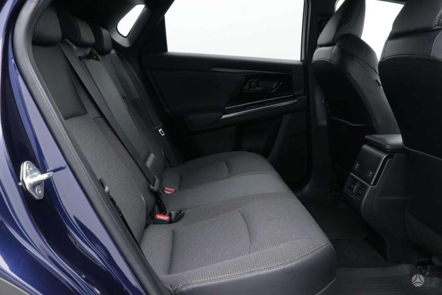 Blue Toyota bZ4X 2024 in Vilnius, with an engine capacity of 0.00 L and mileage of 40 thousand km for 31990 €, photo 11 on AUTOMOTO.COM.LV