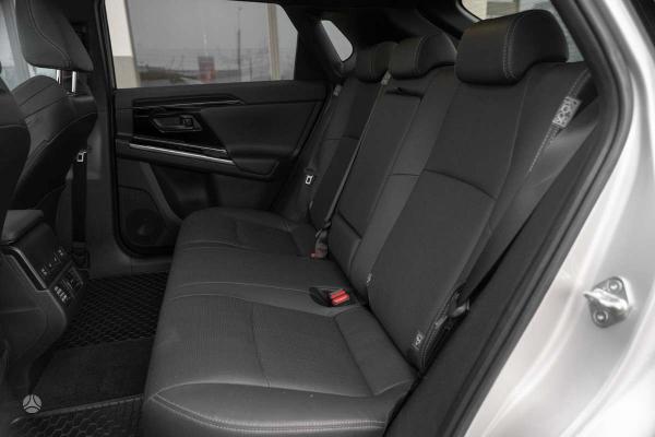 Grey Toyota bZ4X 2022 in Vilnius, with an engine capacity of 0.00 L and mileage of 34 thousand km for 32950 €, photo 11 on AUTOMOTO.COM.LV