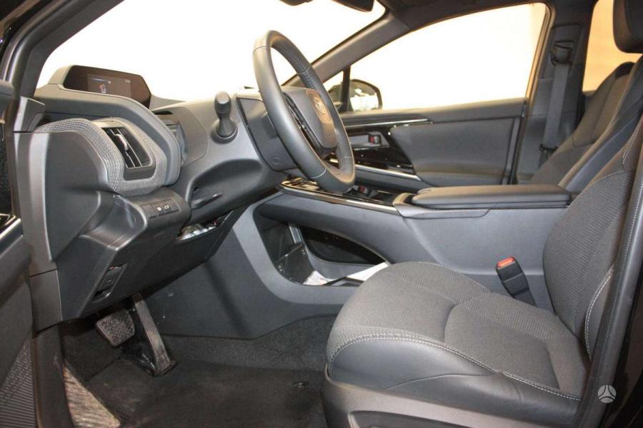 Pelēks Toyota bZ4X 2023 Kauņa, ar dzinēja tilpumu 0.00 L un nobraukumu 44 tūkst. km par 30900 €, foto 12 vietnē AUTOMOTO.COM.LV