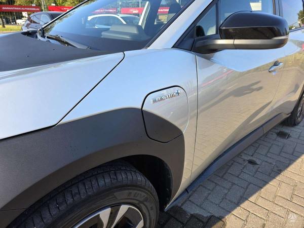 Grey Toyota bZ4X 2023 in Vilnius, with an engine capacity of 0.00 L and mileage of 60 thousand km for 25500 €, photo 7 on AUTOMOTO.COM.LV