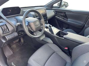 Grey Toyota bZ4X 2023 in Klaipeda, with an engine capacity of 0.00 L and mileage of 73 thousand km for 28500 €, photo 12 on AUTOMOTO.COM.LV