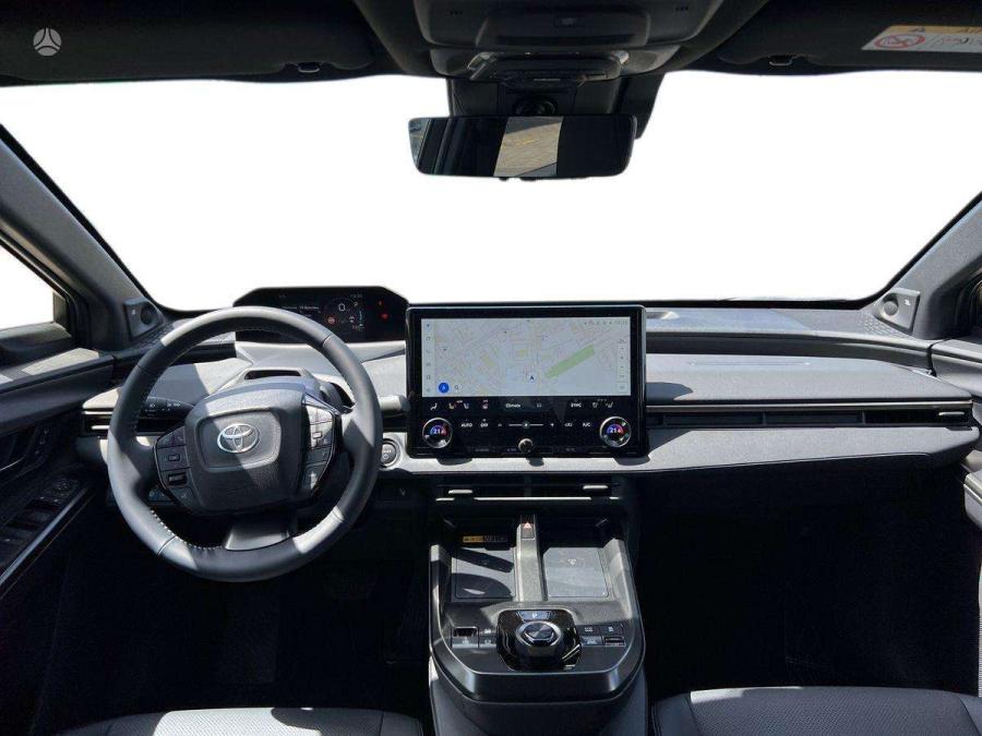 Pelēks Toyota bZ4X 2025 Klaipėda, ar dzinēja tilpumu 0.00 L un nobraukumu 2 tūkst. km par 42990 €, foto 9 vietnē AUTOMOTO.COM.LV