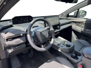 Pelēks Toyota bZ4X 2025 Klaipėda, ar dzinēja tilpumu 0.00 L un nobraukumu 2 tūkst. km par 42990 €, foto 12 vietnē AUTOMOTO.COM.LV