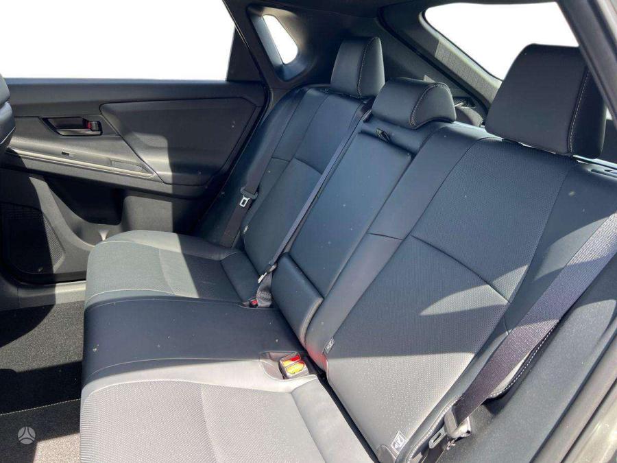 Pelēks Toyota bZ4X 2025 Klaipėda, ar dzinēja tilpumu 0.00 L un nobraukumu 2 tūkst. km par 42990 €, foto 20 vietnē AUTOMOTO.COM.LV