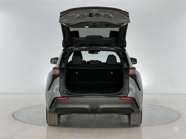 Grey Toyota bZ4X 2025 in Vilnius, with an engine capacity of 0.00 L and mileage of 2 thousand km for 42990 €, photo 10 on AUTOMOTO.COM.LV