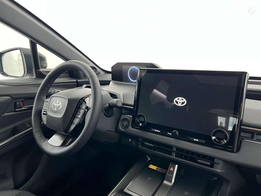 Grey Toyota bZ4X 2025 in Vilnius, with an engine capacity of 0.00 L and mileage of 2 thousand km for 42990 €, photo 23 on AUTOMOTO.COM.LV