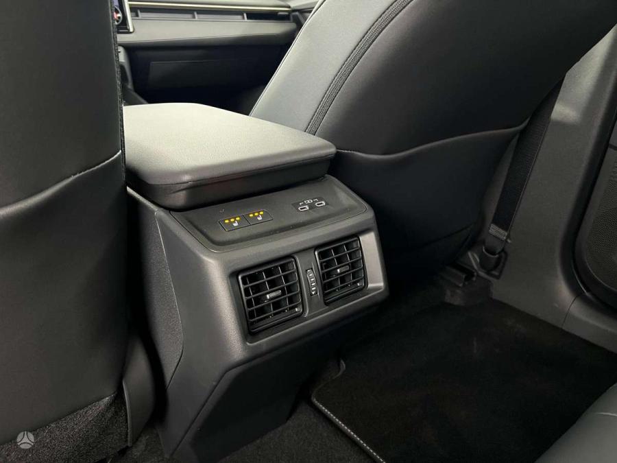 Grey Toyota bZ4X 2025 in Vilnius, with an engine capacity of 0.00 L and mileage of 2 thousand km for 42990 €, photo 26 on AUTOMOTO.COM.LV