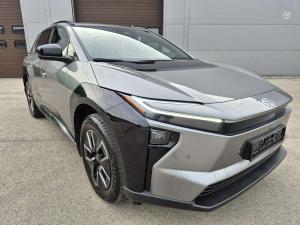 Pelēks Toyota bZ4X 2026 Mažeikiai, ar dzinēja tilpumu 0.00 L un nobraukumu 19 tūkst. km par 32800 €, foto 1 vietnē AUTOMOTO.COM.LV