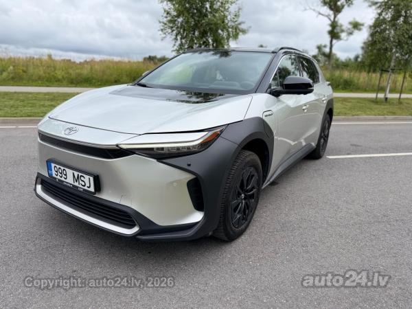 Pelēks Toyota bZ4X 2023 Tallina, ar dzinēja tilpumu 0.00 L un nobraukumu 79 tūkst. km par 37500 €, foto 1 vietnē AUTOMOTO.COM.LV