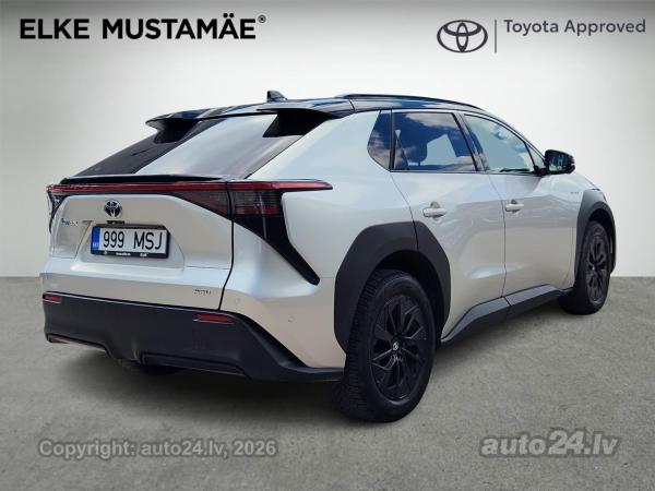 Pelēks Toyota bZ4X 2023 Tallina, ar dzinēja tilpumu 0.00 L un nobraukumu 80 tūkst. km par 36995 €, foto 2 vietnē AUTOMOTO.COM.LV