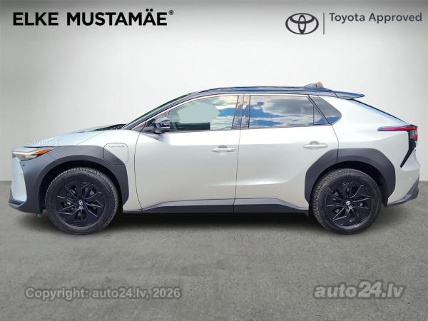 Pelēks Toyota bZ4X 2023 Tallina, ar dzinēja tilpumu 0.00 L un nobraukumu 80 tūkst. km par 36995 €, foto 3 vietnē AUTOMOTO.COM.LV