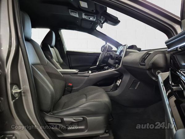 Pelēks Toyota bZ4X 2025 Tallina, ar dzinēja tilpumu 0.00 L un nobraukumu 11 tūkst. km par 38590 €, foto 6 vietnē AUTOMOTO.COM.LV