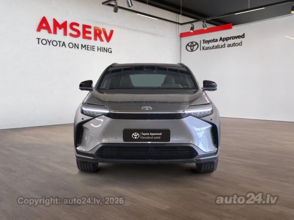 Grey Toyota bZ4X 2025 in Tallinn, with an engine capacity of 0.00 L and mileage of 11 thousand km for 38590 €, photo 5 on AUTOMOTO.COM.LV