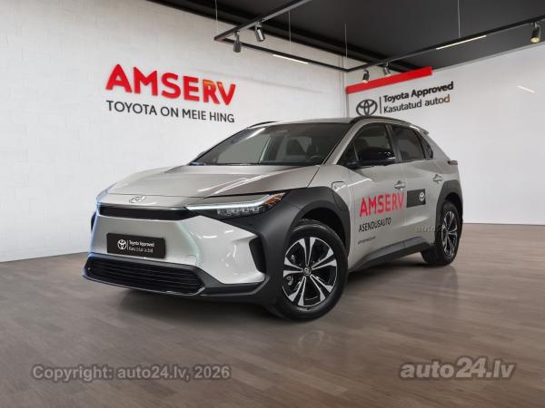 Тойота БЗ4Х 2025 в Таллин на AUTOMOTO.COM.LV Серый Тойота БЗ4Х 2025 в Таллин, объемом двигателя 0.00 л и пробегом 12 тыс. км за 39990 €, фото 1 на AUTOMOTO.COM.LV
