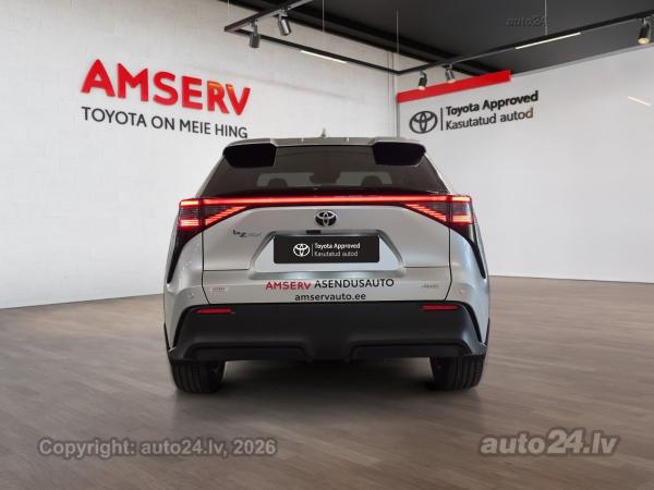 Тойота БЗ4Х 2025 в Таллин на AUTOMOTO.COM.LV Серый Тойота БЗ4Х 2025 в Таллин, объемом двигателя 0.00 л и пробегом 12 тыс. км за 39990 €, фото 5 на AUTOMOTO.COM.LV