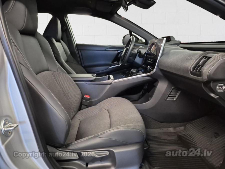 Grey Toyota bZ4X 2025 in Tallinn, with an engine capacity of 0.00 L and mileage of 12 thousand km for 39990 €, photo 7 on AUTOMOTO.COM.LV