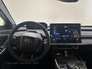 Pelēks Toyota bZ4X 2026 Kuresāre, ar dzinēja tilpumu 0.00 L un nobraukumu 0 tūkst. km par 45950 €, foto 13 vietnē AUTOMOTO.COM.LV