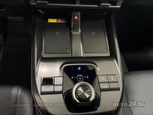 Pelēks Toyota bZ4X 2026 Kuresāre, ar dzinēja tilpumu 0.00 L un nobraukumu 0 tūkst. km par 45950 €, foto 14 vietnē AUTOMOTO.COM.LV