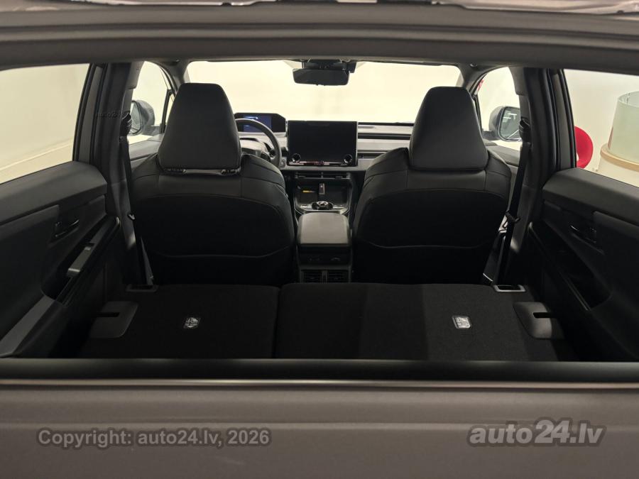 Pelēks Toyota bZ4X 2026 Kuresāre, ar dzinēja tilpumu 0.00 L un nobraukumu 0 tūkst. km par 45950 €, foto 16 vietnē AUTOMOTO.COM.LV