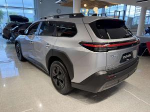 Pelēks Toyota bZ4X 2026 Šauļi, ar dzinēja tilpumu 0.00 L un nobraukumu 0 tūkst. km par 44150 €, foto 4 vietnē AUTOMOTO.COM.LV