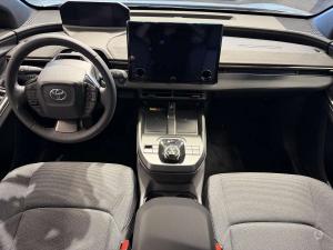 Pelēks Toyota bZ4X 2026 Šauļi, ar dzinēja tilpumu 0.00 L un nobraukumu 0 tūkst. km par 44150 €, foto 11 vietnē AUTOMOTO.COM.LV