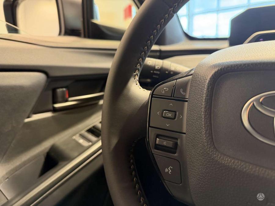 Pelēks Toyota bZ4X 2026 Šauļi, ar dzinēja tilpumu 0.00 L un nobraukumu 0 tūkst. km par 44150 €, foto 16 vietnē AUTOMOTO.COM.LV