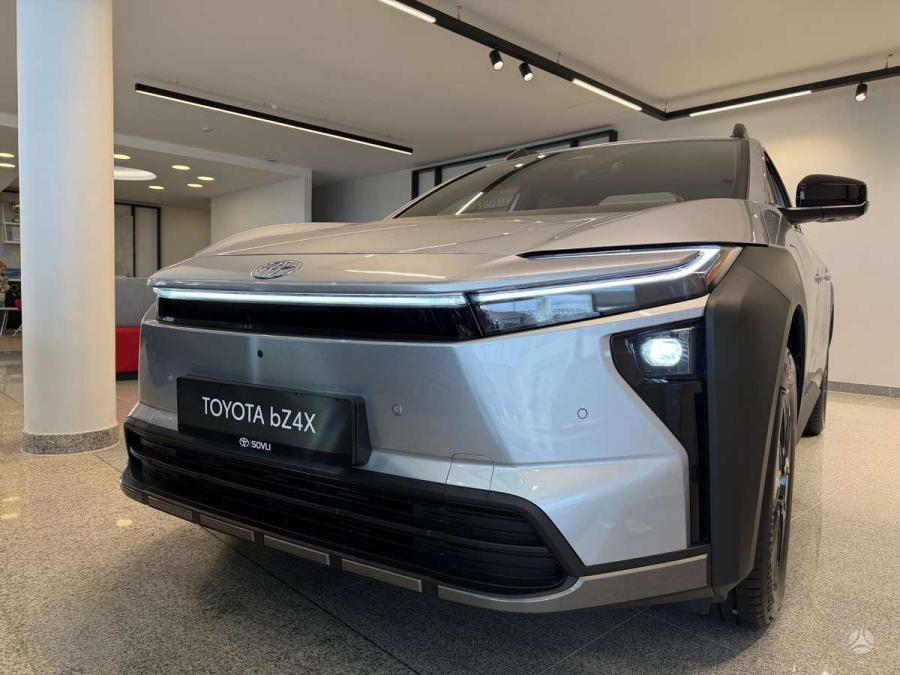 Pelēks Toyota bZ4X 2026 Šauļi, ar dzinēja tilpumu 0.00 L un nobraukumu 0 tūkst. km par 44150 €, foto 22 vietnē AUTOMOTO.COM.LV