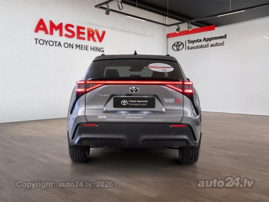 Pelēks Toyota bZ4X 2026 Tallina, ar dzinēja tilpumu 0.00 L un nobraukumu 14 tūkst. km par 46990 €, foto 5 vietnē AUTOMOTO.COM.LV