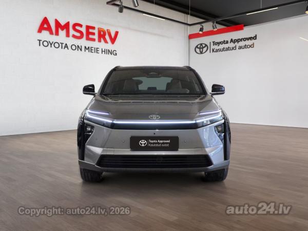 Pelēks Toyota bZ4X 2026 Tallina, ar dzinēja tilpumu 0.00 L un nobraukumu 14 tūkst. km par 46990 €, foto 6 vietnē AUTOMOTO.COM.LV