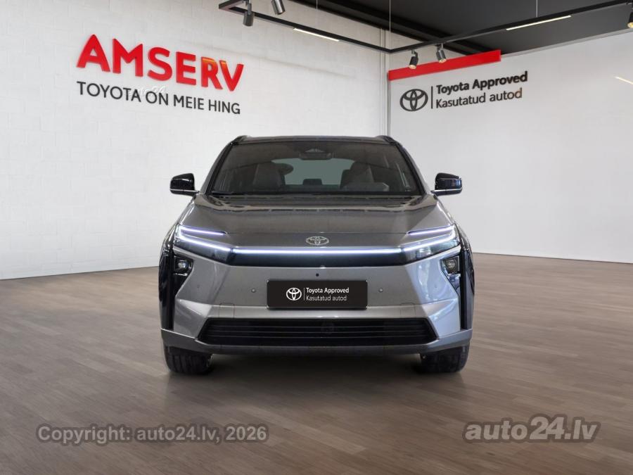 Pelēks Toyota bZ4X 2026 Tallina, ar dzinēja tilpumu 0.00 L un nobraukumu 14 tūkst. km par 46990 €, foto 6 vietnē AUTOMOTO.COM.LV
