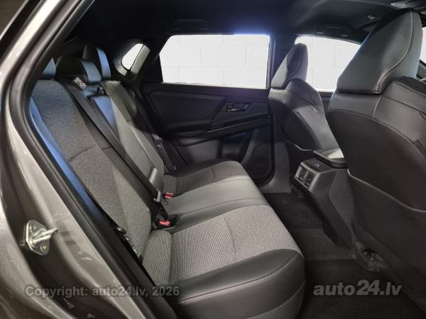 Pelēks Toyota bZ4X 2026 Tallina, ar dzinēja tilpumu 0.00 L un nobraukumu 14 tūkst. km par 46990 €, foto 8 vietnē AUTOMOTO.COM.LV