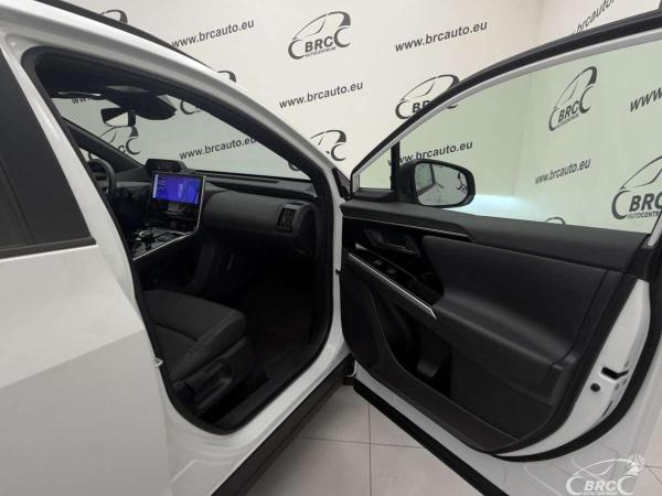 Белый Тойота БЗ4Х 2023 в Вильнюс, объемом двигателя 0.00 л и пробегом 36 тыс. км за 25900 €, фото 9 на AUTOMOTO.COM.LV