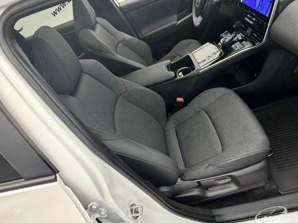White Toyota bZ4X 2023 in Vilnius, with an engine capacity of 0.00 L and mileage of 36 thousand km for 25900 €, photo 7 on AUTOMOTO.COM.LV