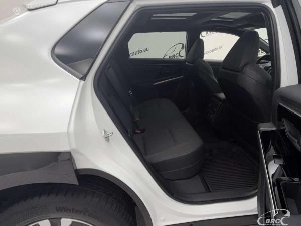White Toyota bZ4X 2023 in Vilnius, with an engine capacity of 0.00 L and mileage of 36 thousand km for 25900 €, photo 11 on AUTOMOTO.COM.LV