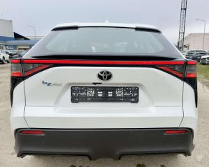 Balts Toyota bZ4X 2023 Šauļi, ar dzinēja tilpumu 0.00 L un nobraukumu 26 tūkst. km par 23850 €, foto 6 vietnē AUTOMOTO.COM.LV