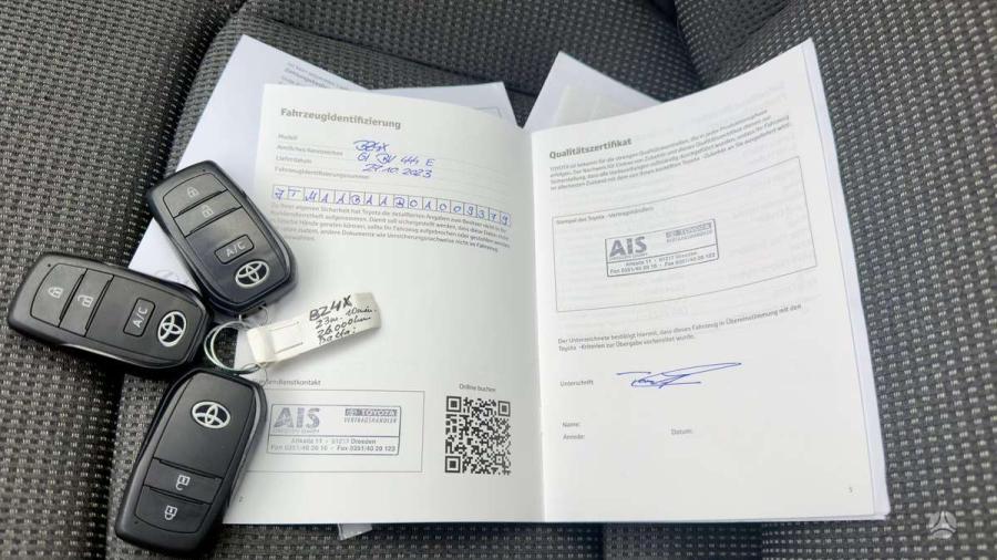 Balts Toyota bZ4X 2023 Šauļi, ar dzinēja tilpumu 0.00 L un nobraukumu 26 tūkst. km par 23850 €, foto 30 vietnē AUTOMOTO.COM.LV