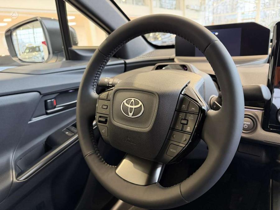 Balts Toyota bZ4X 2025 Panevēža, ar dzinēja tilpumu 0.00 L un nobraukumu 1 tūkst. km par 45850 €, foto 18 vietnē AUTOMOTO.COM.LV