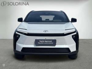 Белый Тойота БЗ4Х 2025 в Клайпеда, объемом двигателя 0.00 л и пробегом 3 тыс. км за 46400 €, фото 6 на AUTOMOTO.COM.LV